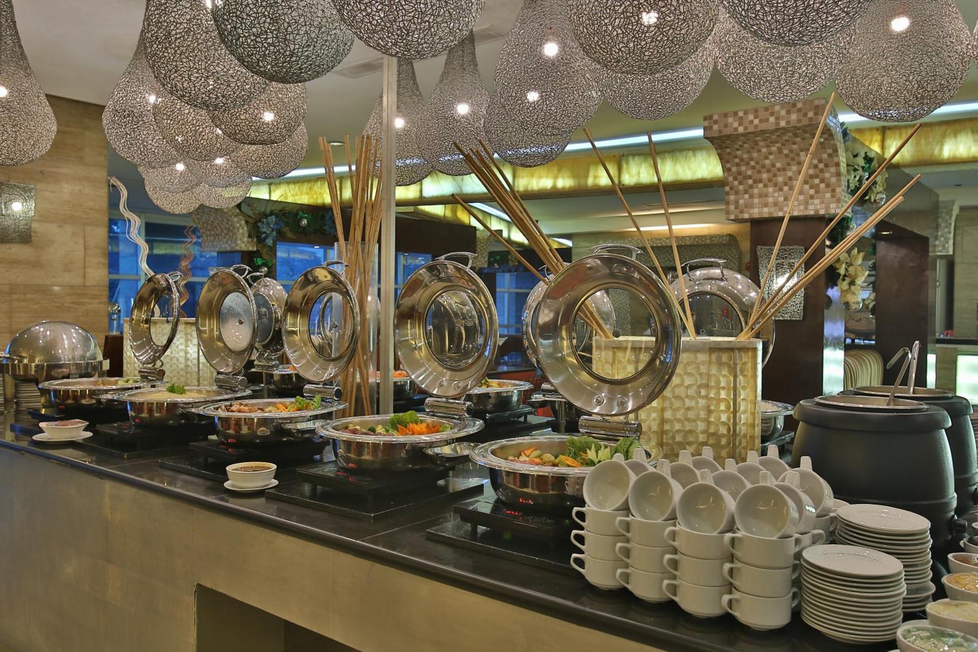 CROWN REGENCY HOTEL & TOWERS, CEBU